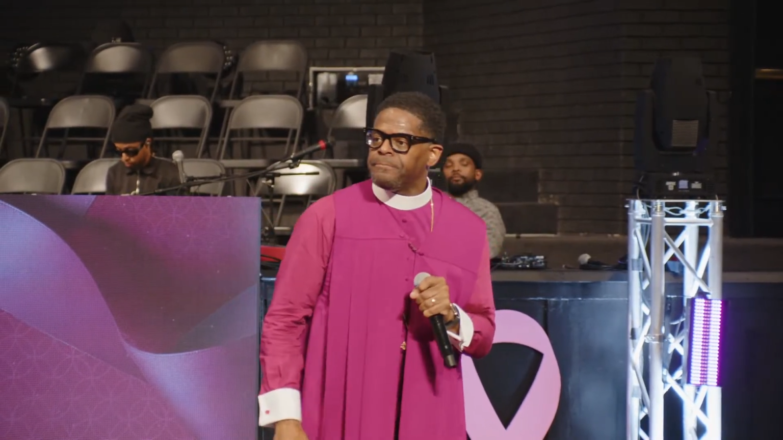 Atlanta Bishop Tells Congregants It's A SIN To Be Broke - Protestia