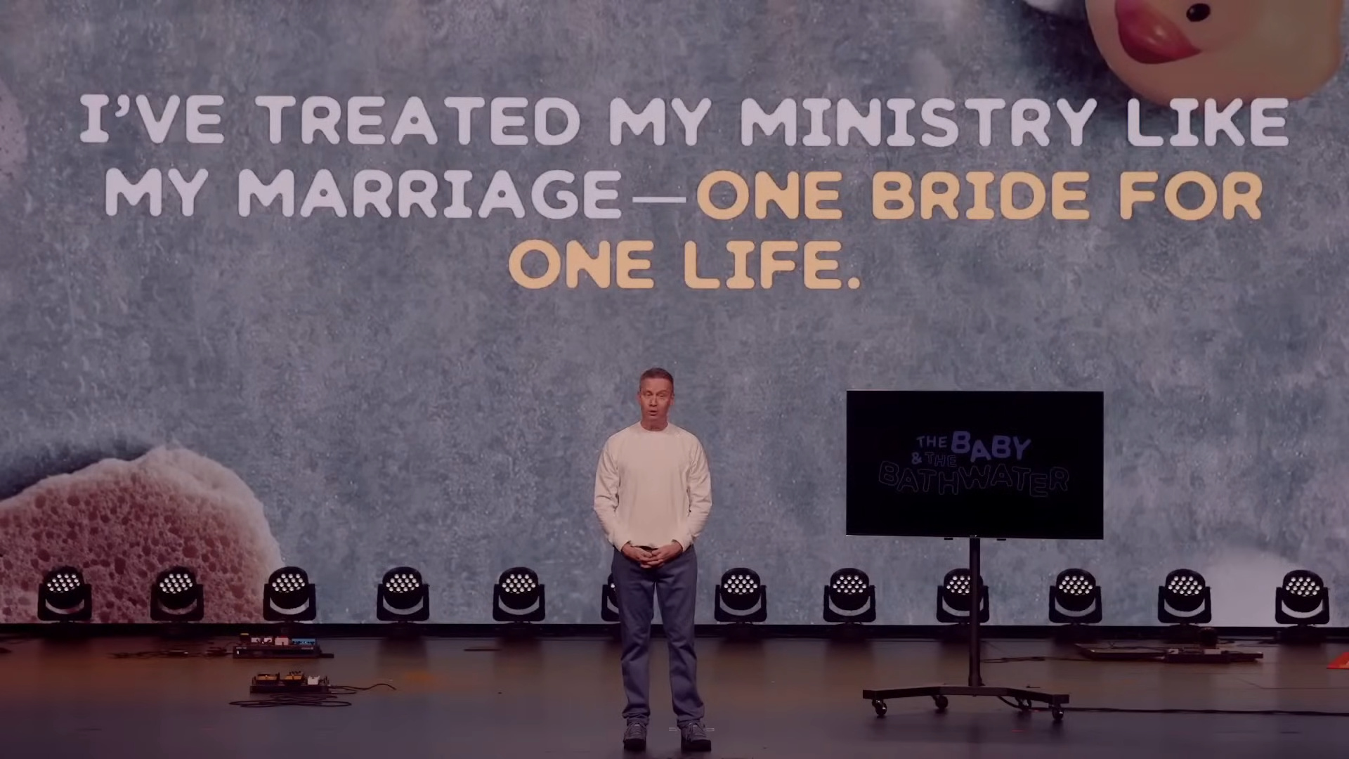 Megachurch Pastor Announces He's Stepping Down To Become a Regular ...